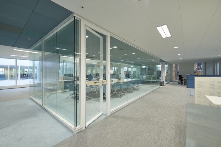 Flush glass door - Maars Living