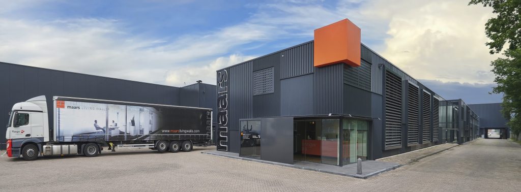 Partition walls that live - Maars Living